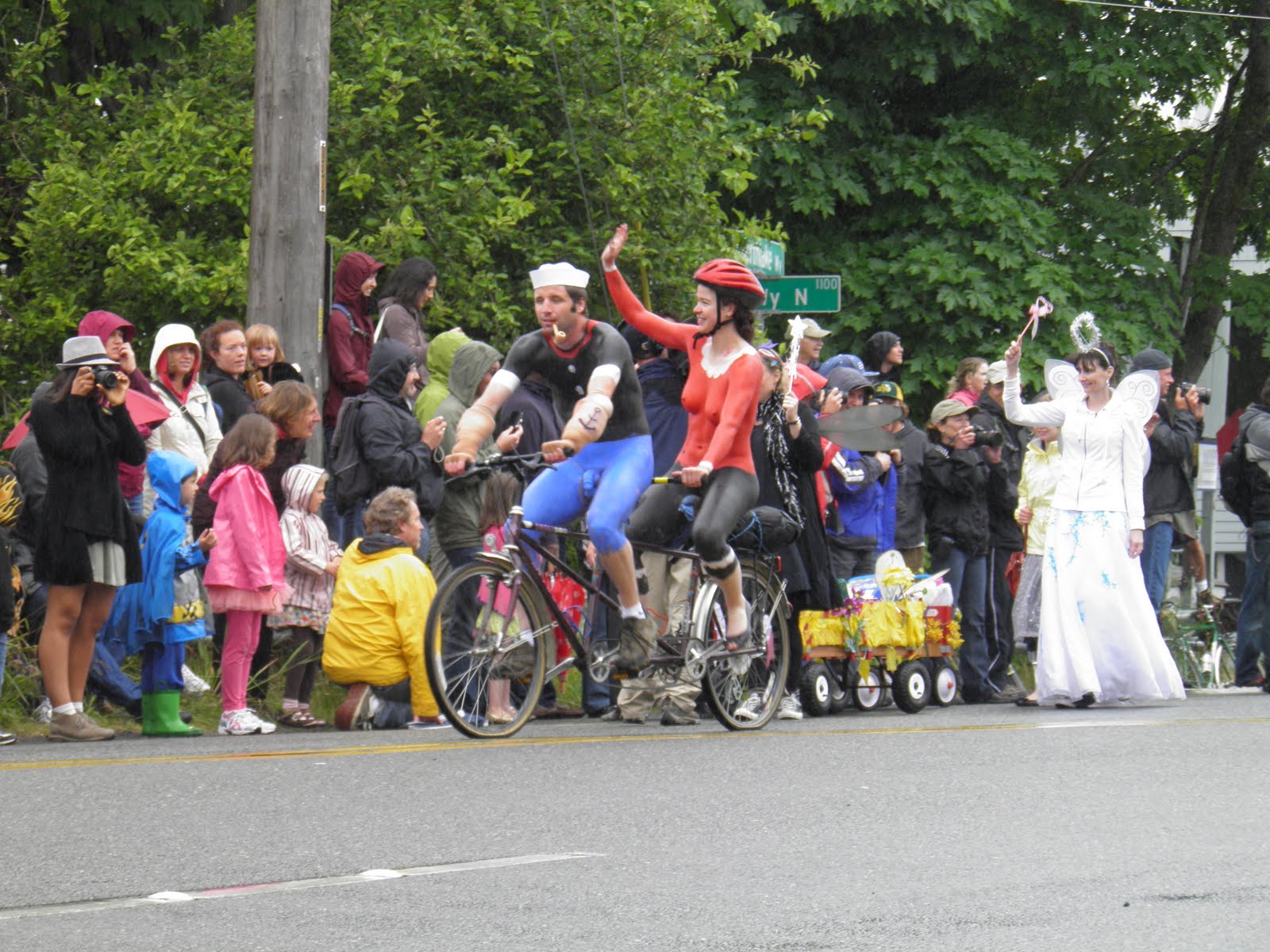 PacificNWCompanion: Fremont Solstice Parade!