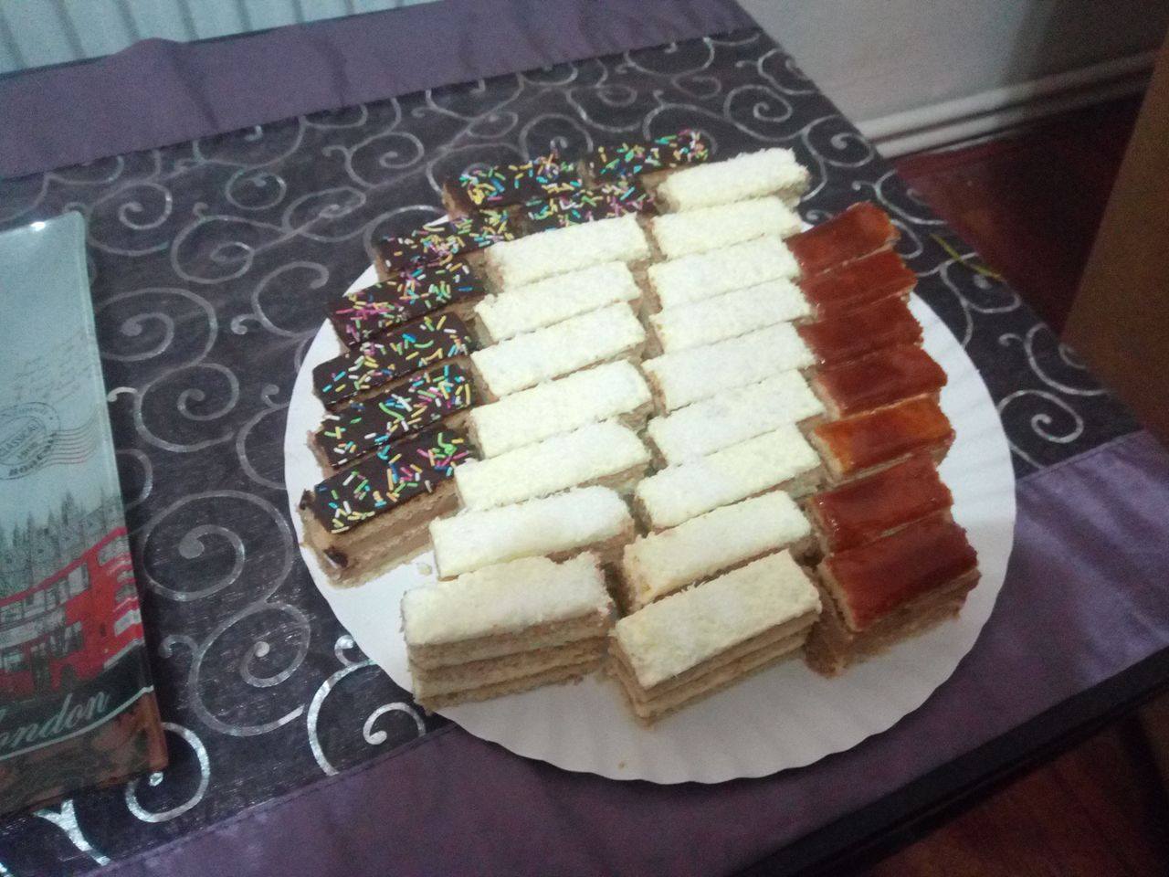 Tort si prajituri Andrea : Platou cu ptajituri asortate