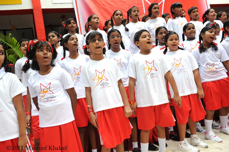 Mauroof's Photo Blog: Childrens Day at Iskandhar School