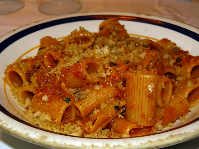 Sud Italia in Cucina: Mezze Maniche Rigate con Alici