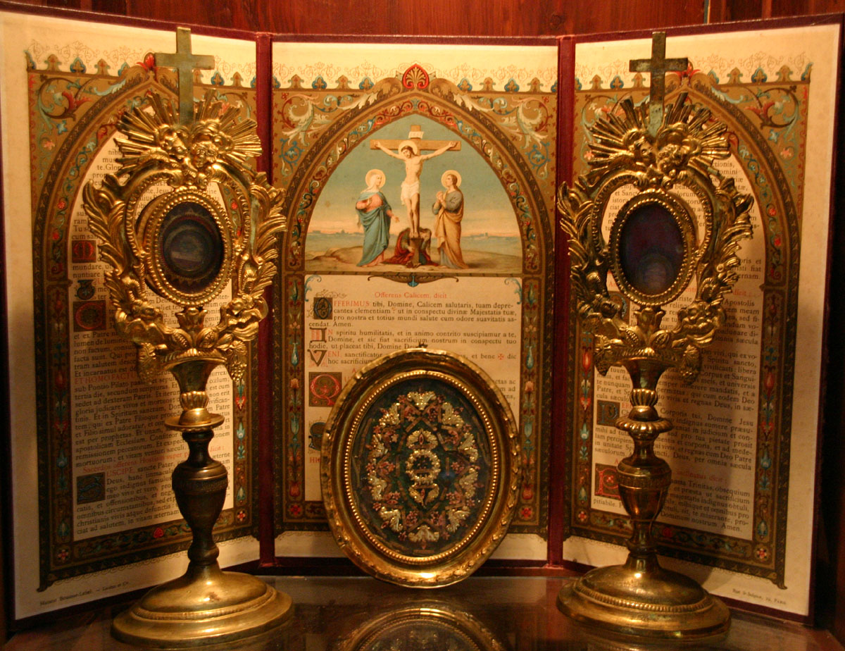 L'ART RELIGIEUX: RELIQUES ET RELIQUAIRES