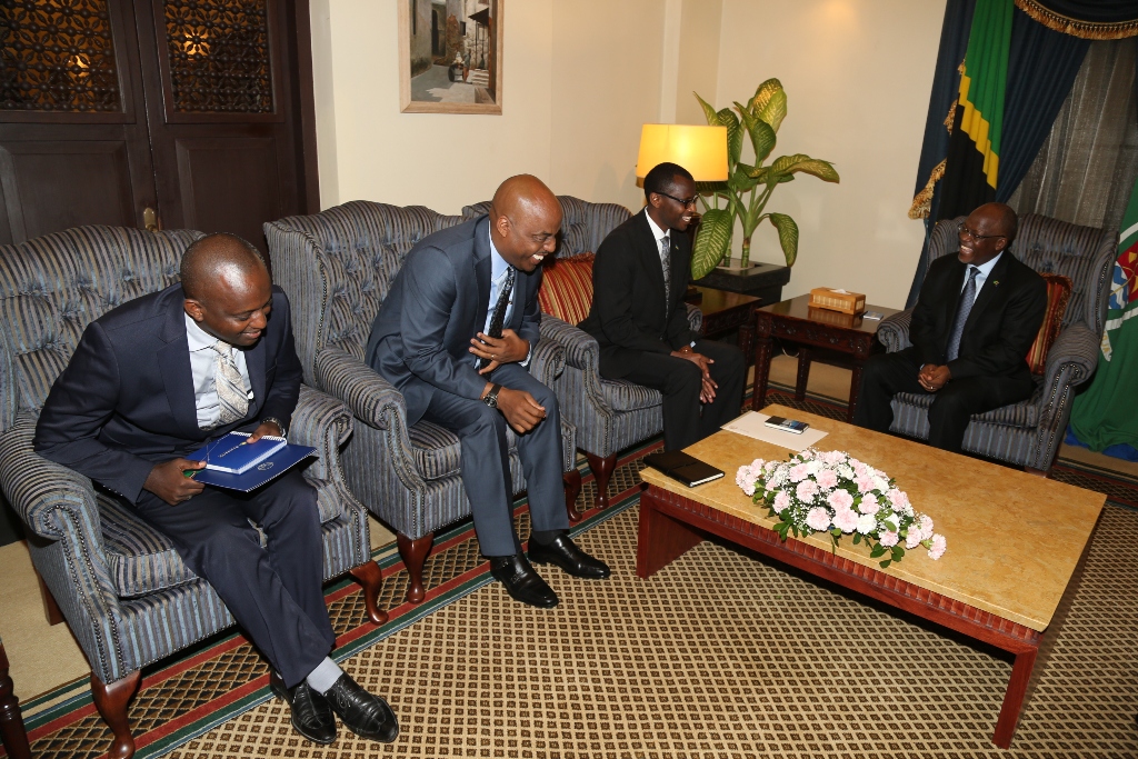 MATUKIO @ MICHUZI BLOG: RAIS DKT MAGUFULI APOKEA UJUMBE TOKA KWA RAIS ...