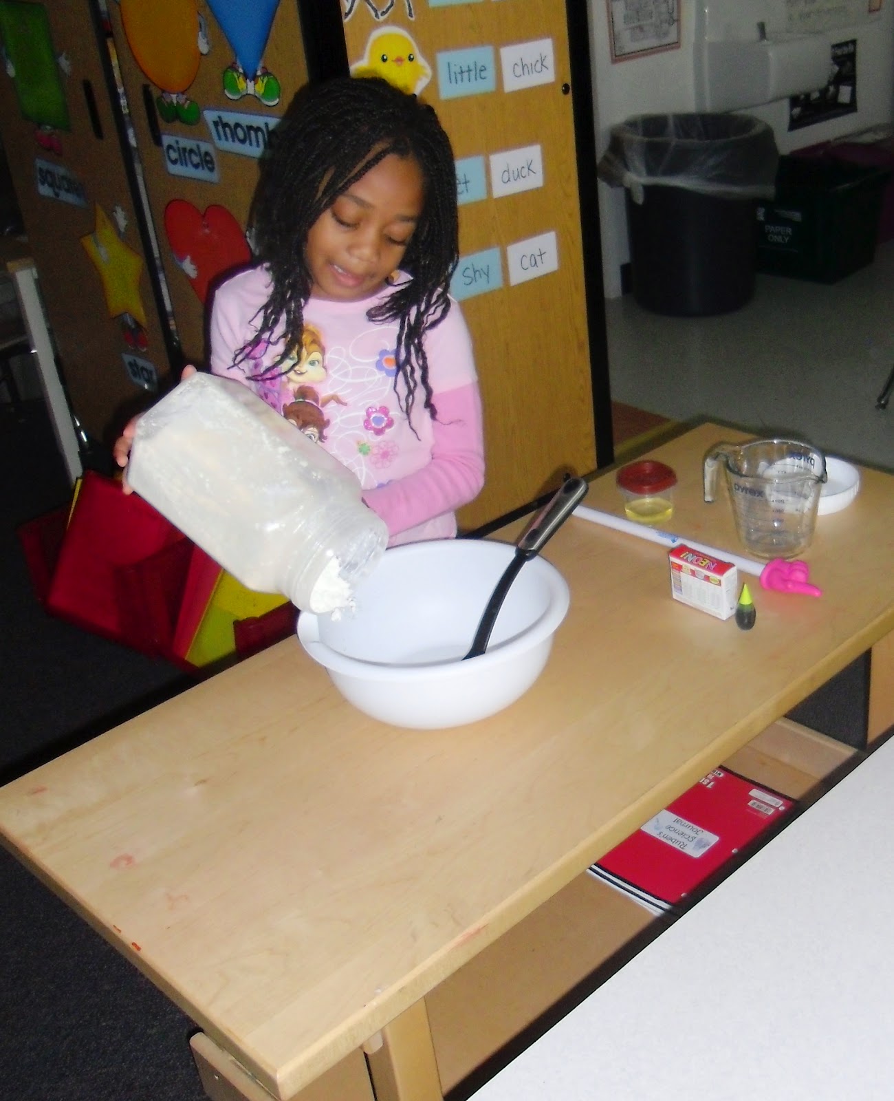 Miss Voss' Kindergarten Class: Farm Animals and Super Science Experiments!