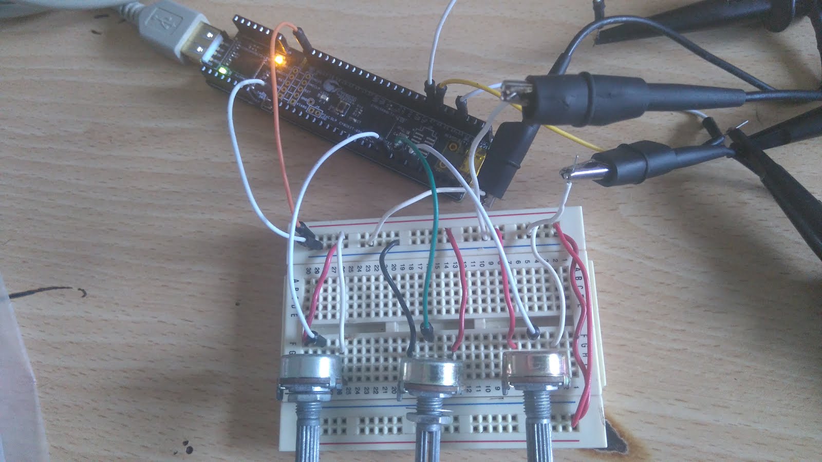 Introducción al PSoC 5LP: PRÁCTICA 2: GENERADOR DE SEÑALES CON TARJETA ...
