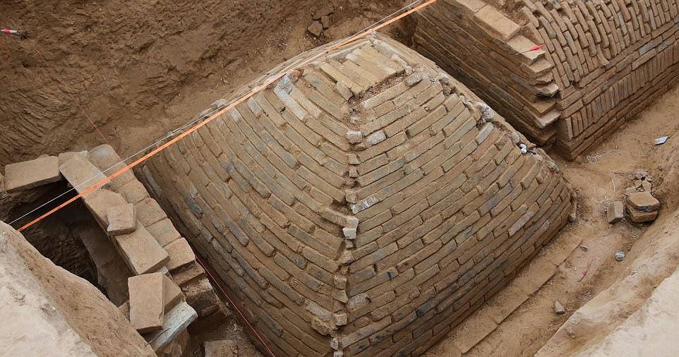 Mystery of the 'pyramid of China': Archaeologists discover strange tomb ...