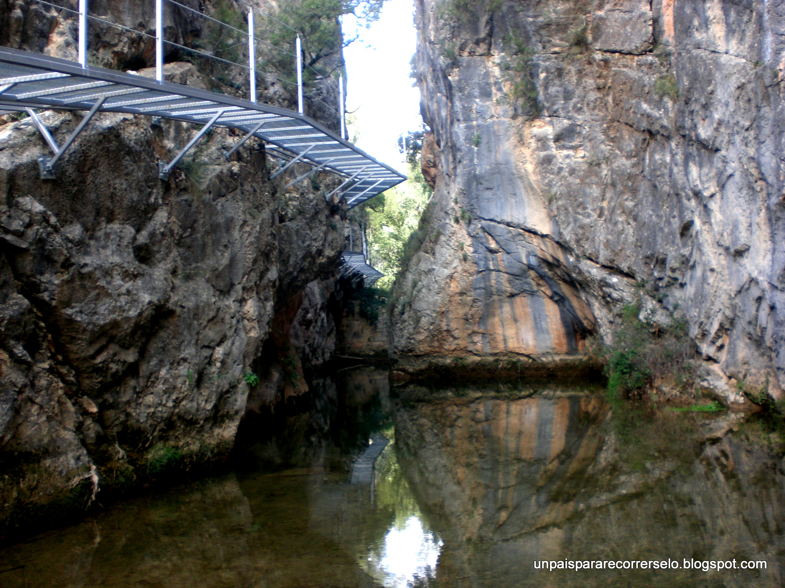 Un país para recorrérselo: Camino natural del río Guadalaviar, Teruel