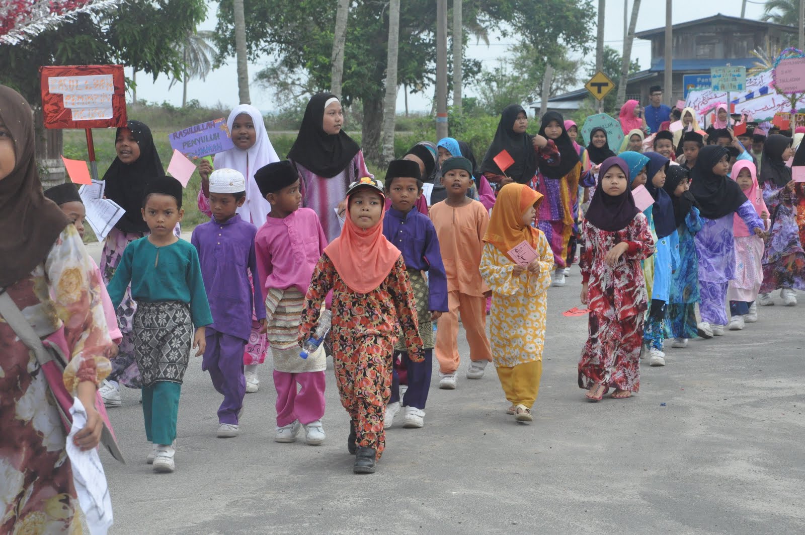 SETIU HARI INI: Perarakan Maulidur Rasul Sekolah Kebangsaan Batu Rakit.