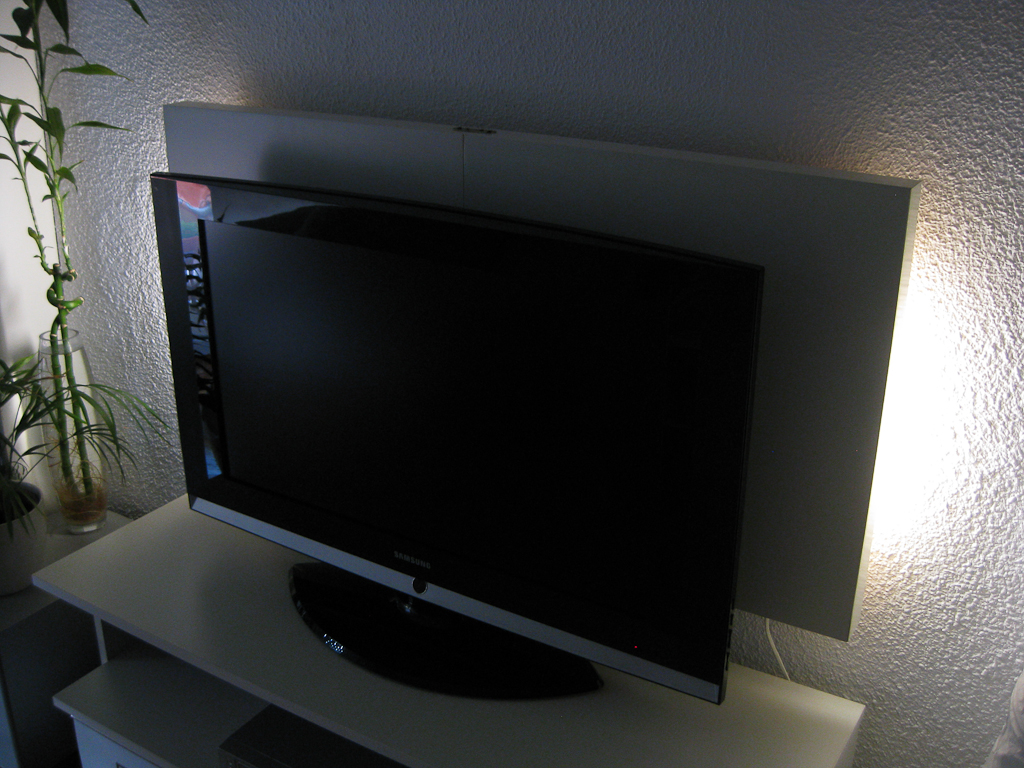 Ikea Hack: Panel "ambilight" con 2 mesas lack : x4duros.com