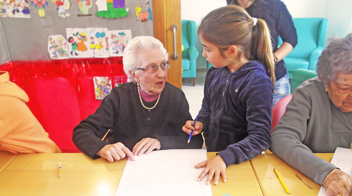 El proyecto intergeneracional de un recetario de posguerra, Premio Nacional Aprendizaje Servicio ...