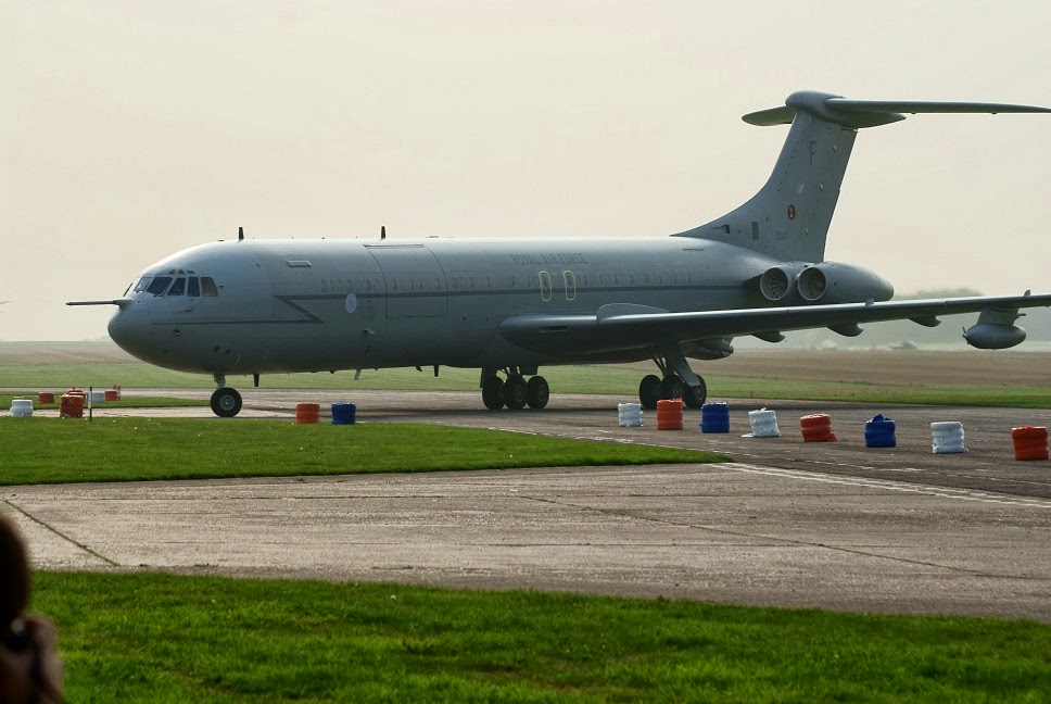 Rugby Aviation Group: The last RAF VC10 arrives at Bruntingthorpe