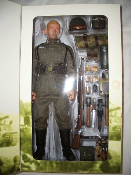 1/6 Action Figures: Dragon WW2 German Infantry "Uwe" (MIB) - S$100