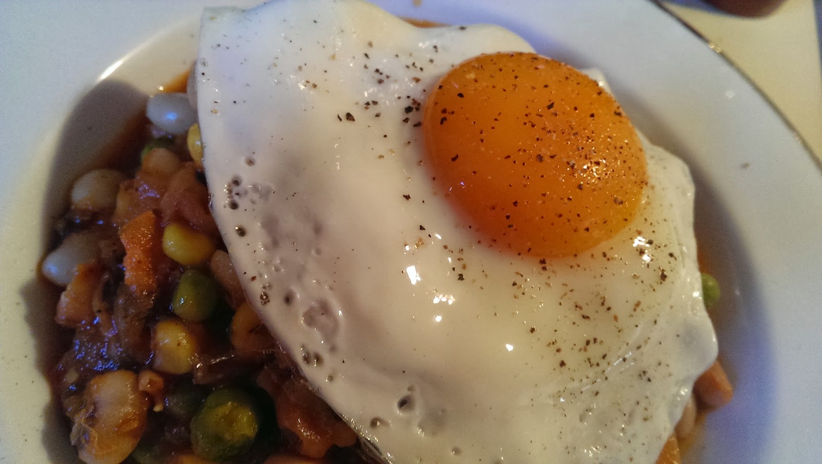 eat quaff laugh: Le Baobab Ndambe