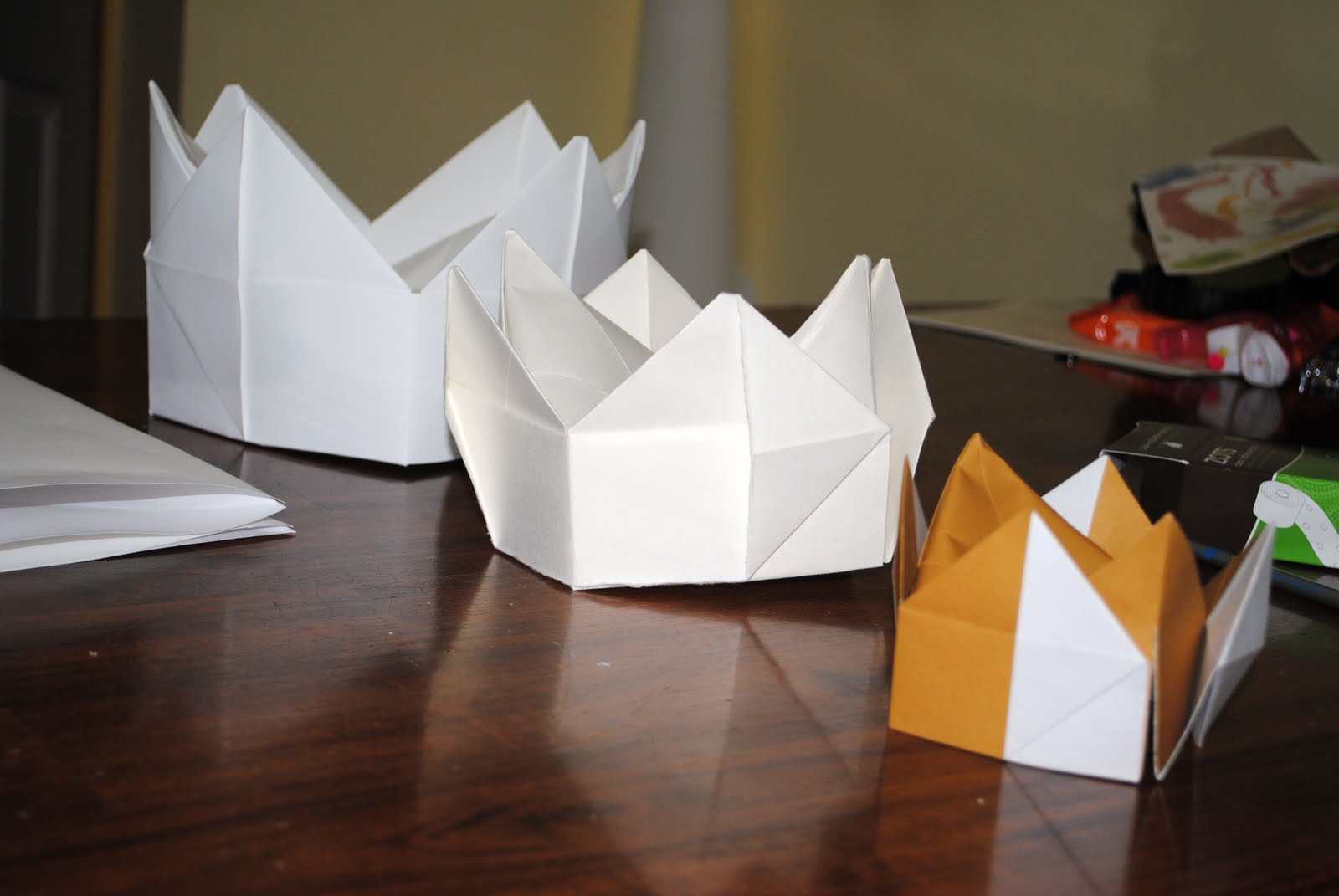 Art Recycles: Origami Crown