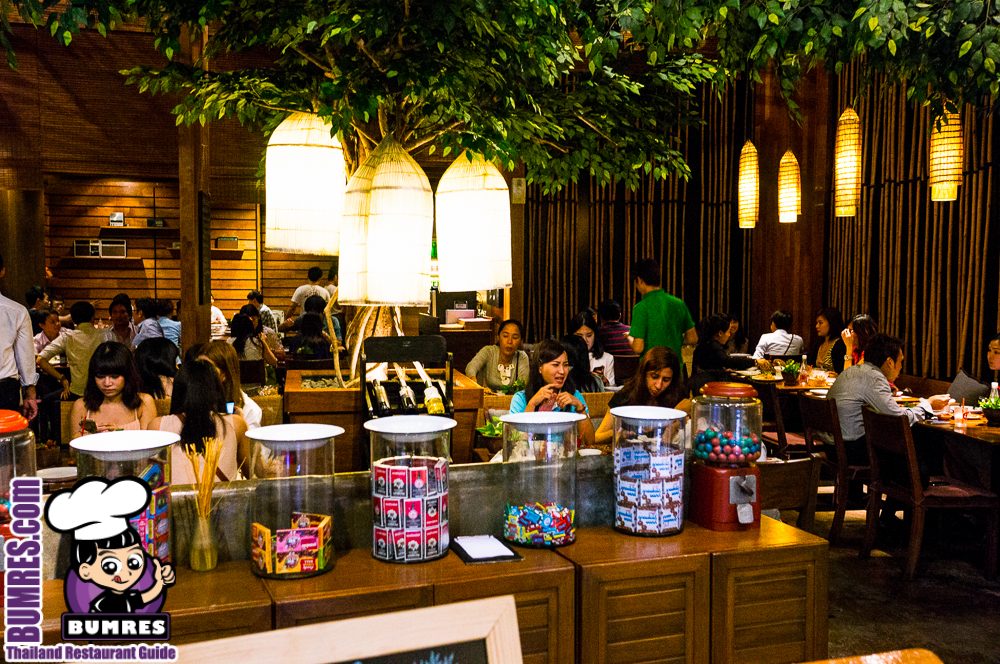 Restaurant Review - Bangkok (mostly) - All Around The World!: Kumpoon Central World Review