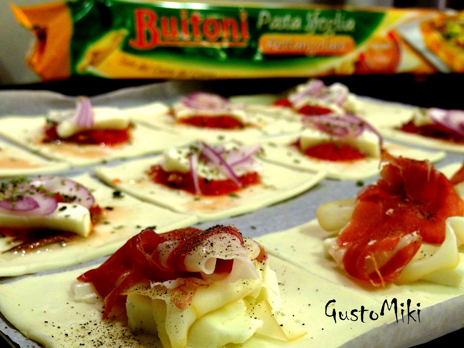 Pizzette di pasta sfoglia ... per quando viene voglia di qualcosa di buono!