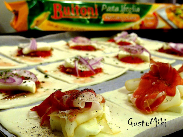 Pizzette di pasta sfoglia ... per quando viene voglia di qualcosa di buono!