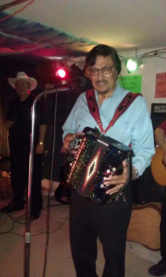 Pharr From Heaven: Feliz cumpleaños Gilberto Perez!