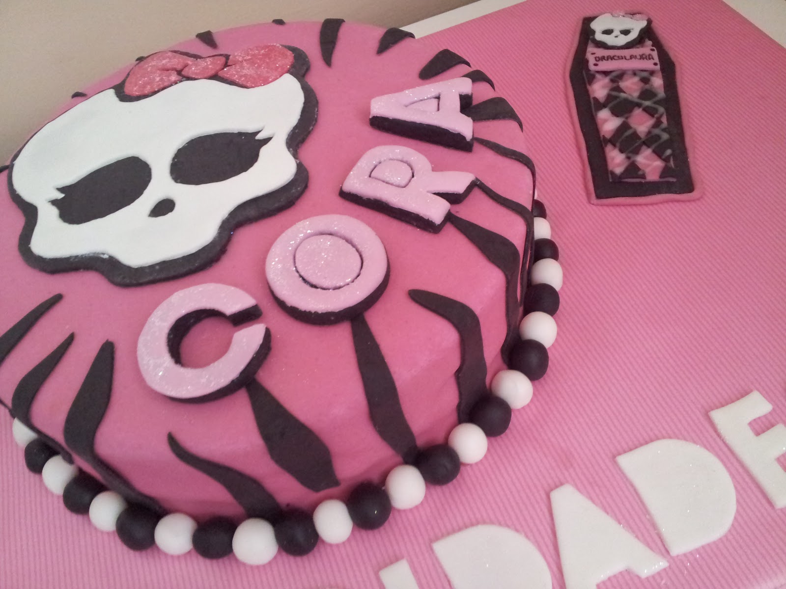 CHIQUI CAKES: Pastel "Monster High"