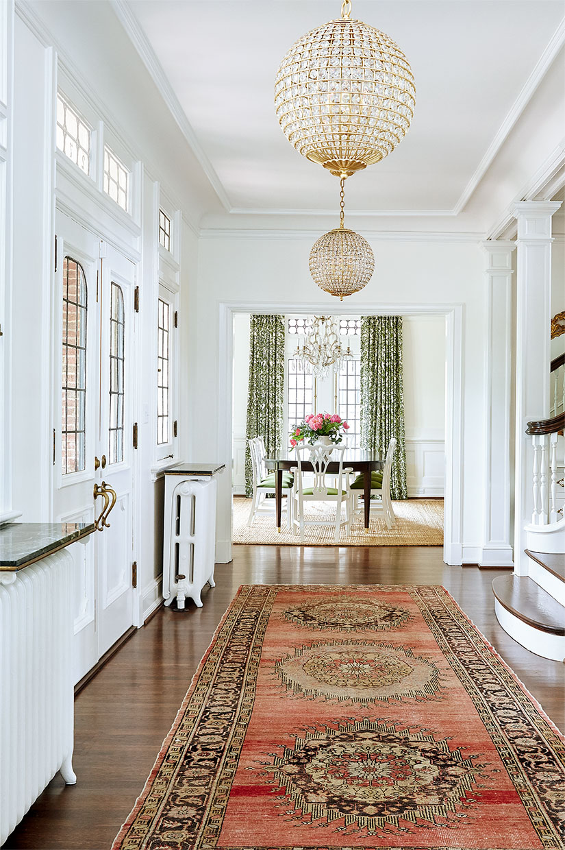 Decor Inspiration: A Traditional House With a Fresh and Glamorous Look ...