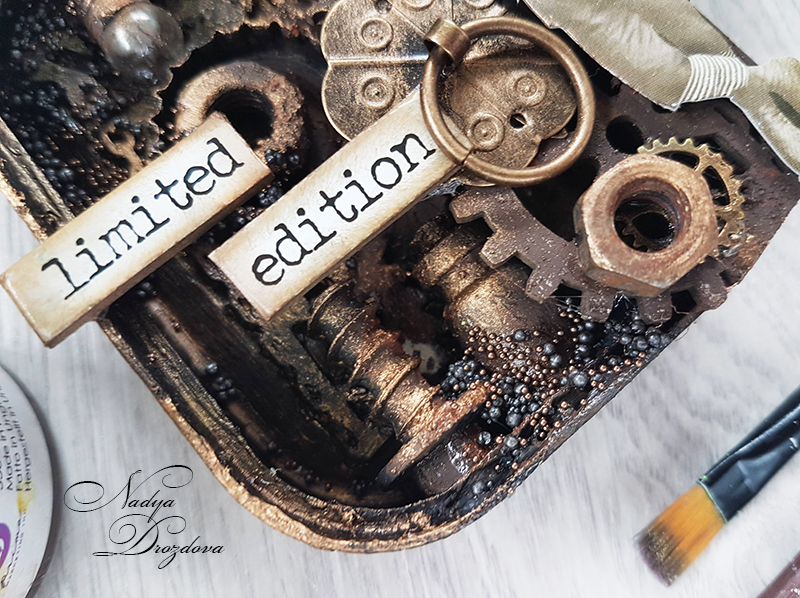 Mixed Media Place: Altered project for beginners by Nadya Drozdova