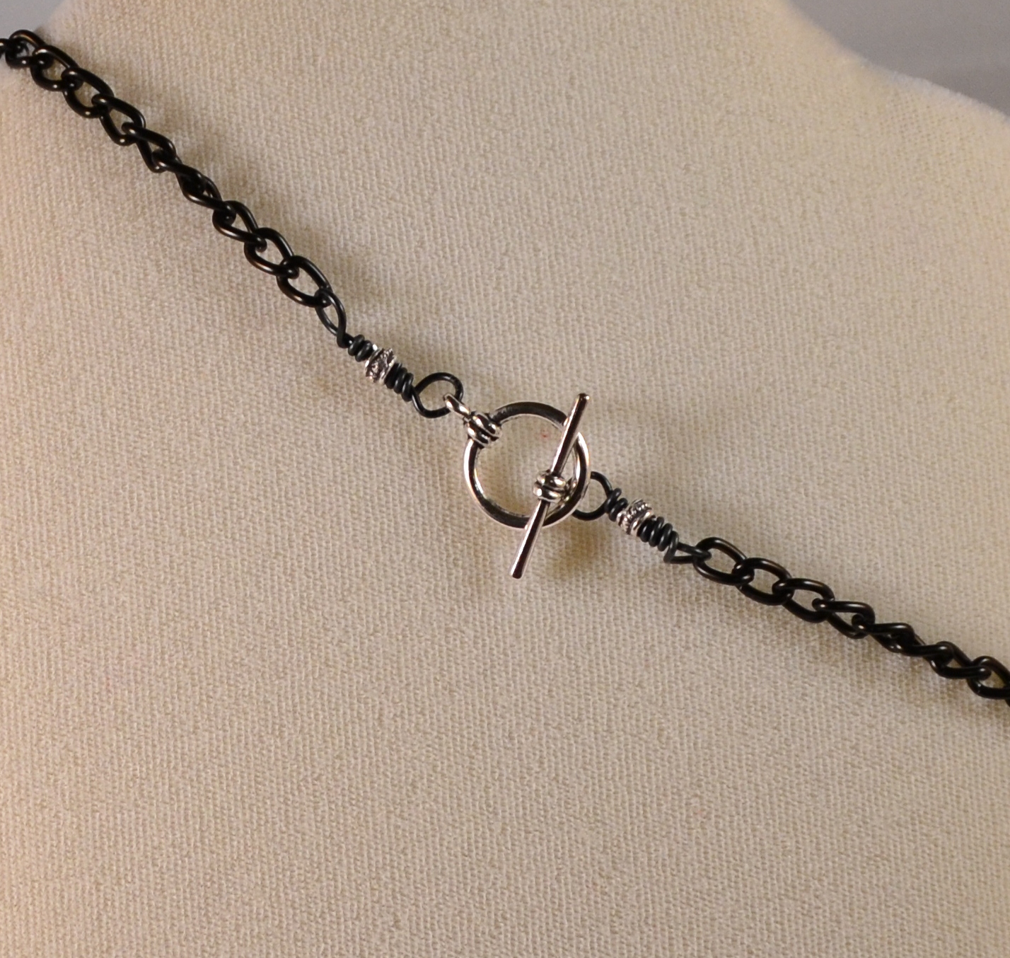 FreakyJewelry4U: An Extremely Freaky Chain Necklace