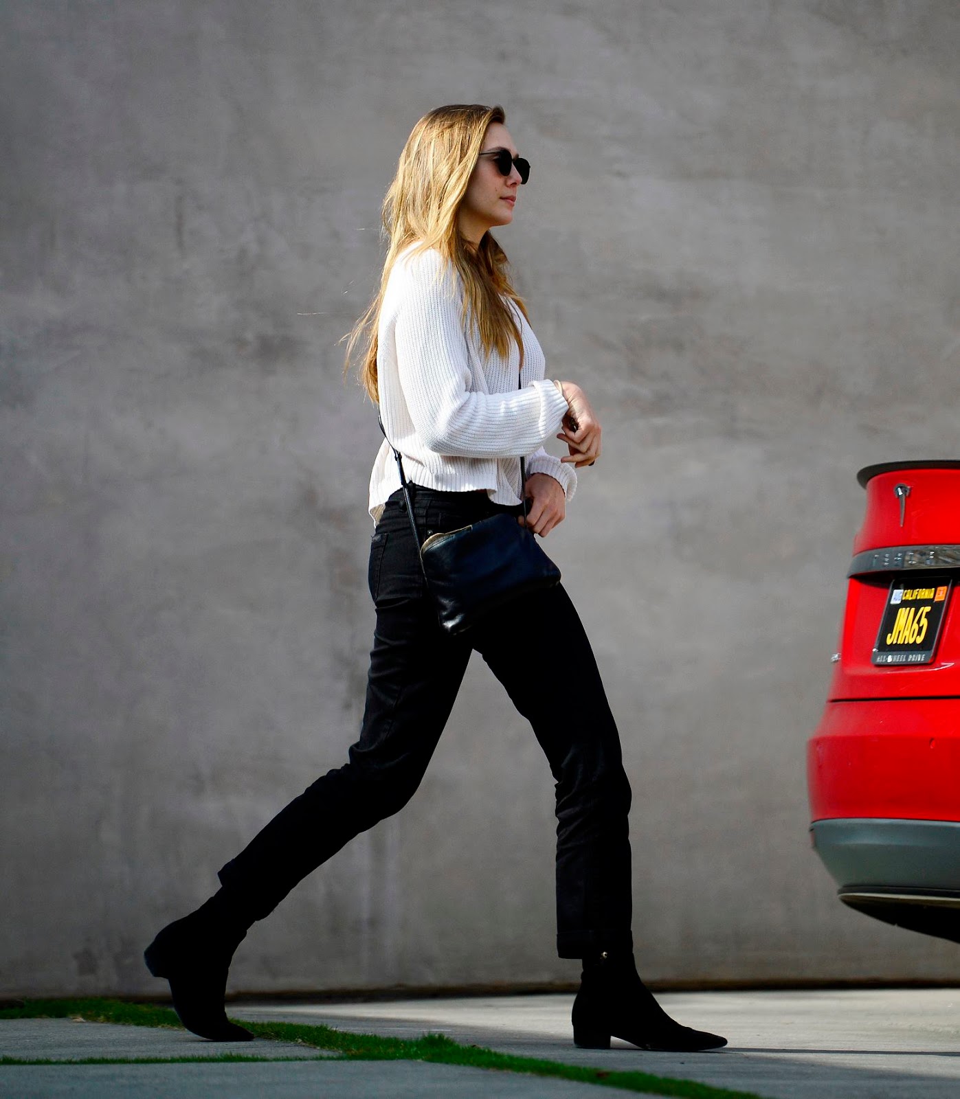Elizabeth Olsen // At Shape House Urban Sweat Lodge in LA. - November ...