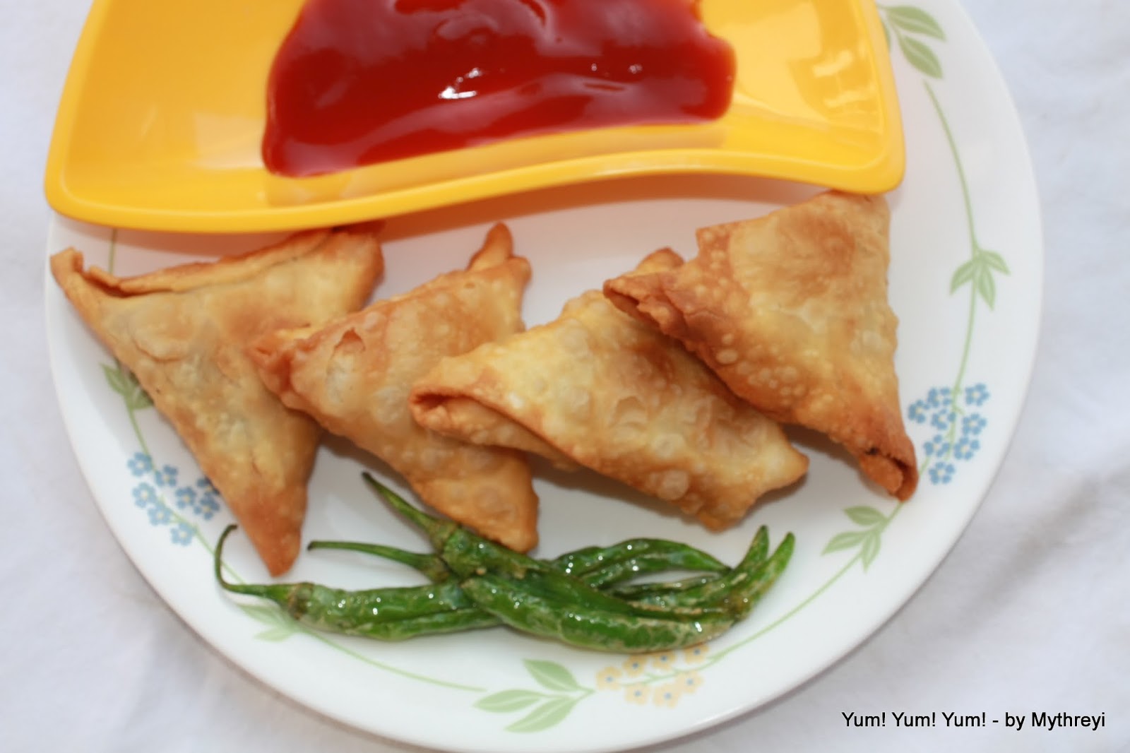 Yum! Yum! Yum!: Samosa ~ Every Indian's Favorite Snack