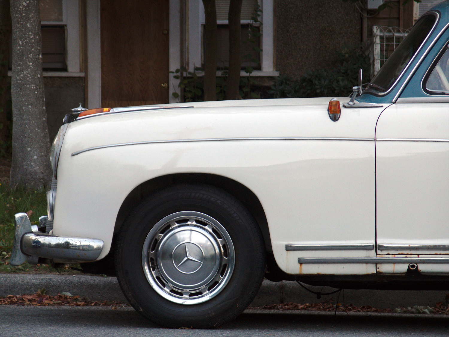 Old Parked Cars Vancouver: 1956 Mercedes Benz 219(?)