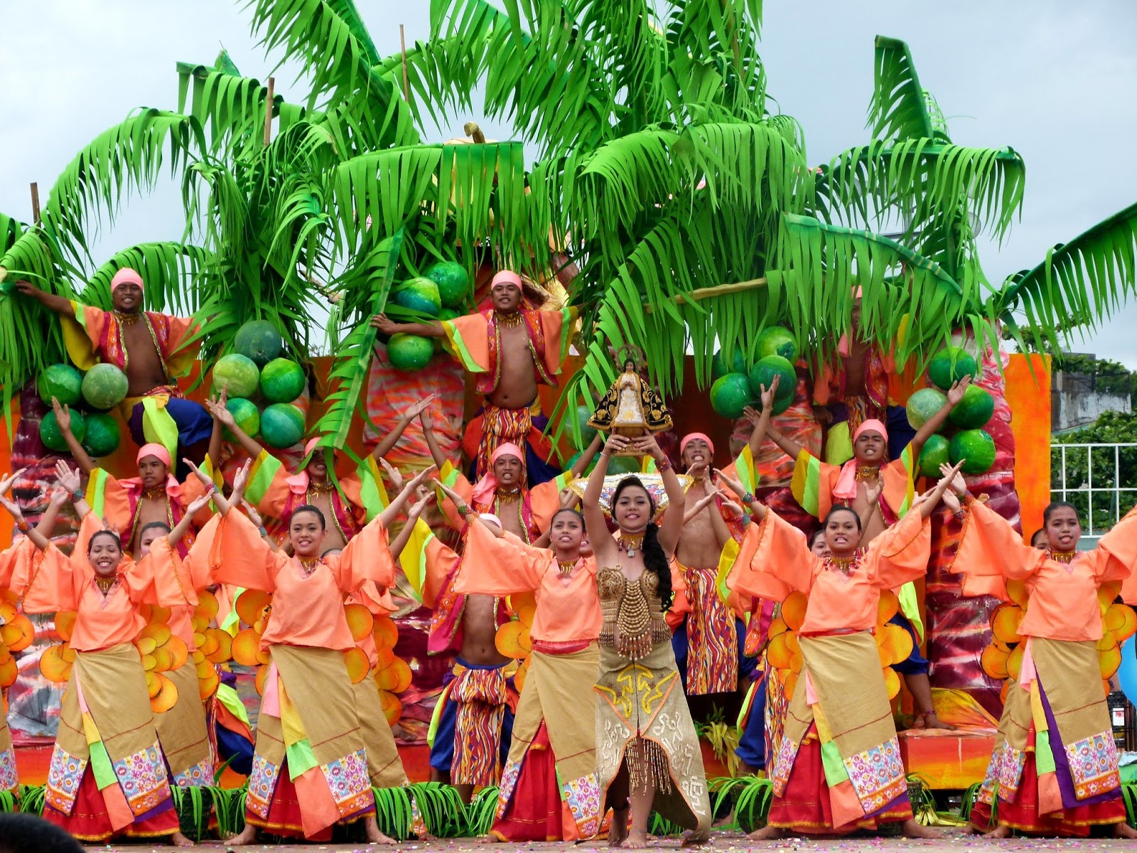 2013 KASADYAAN FESTIVAL RITUAL PRESENTATION - Lakwatserong Tsinelas