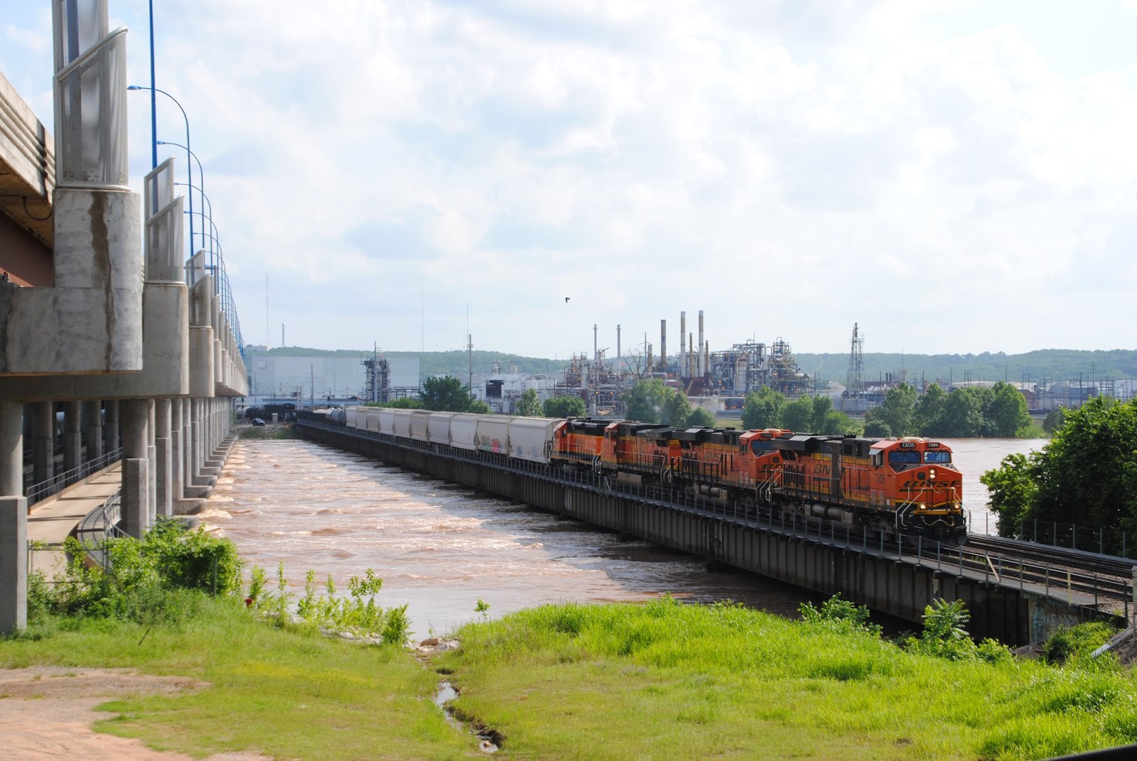 Industrial History: Flood of 2019: BNSF/BN/Frisco Bridge and Keystone ...