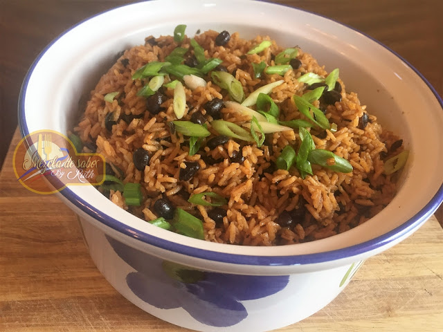 Moro Dominicano de Habichuelas negras con Coco (Dominican rice with ...