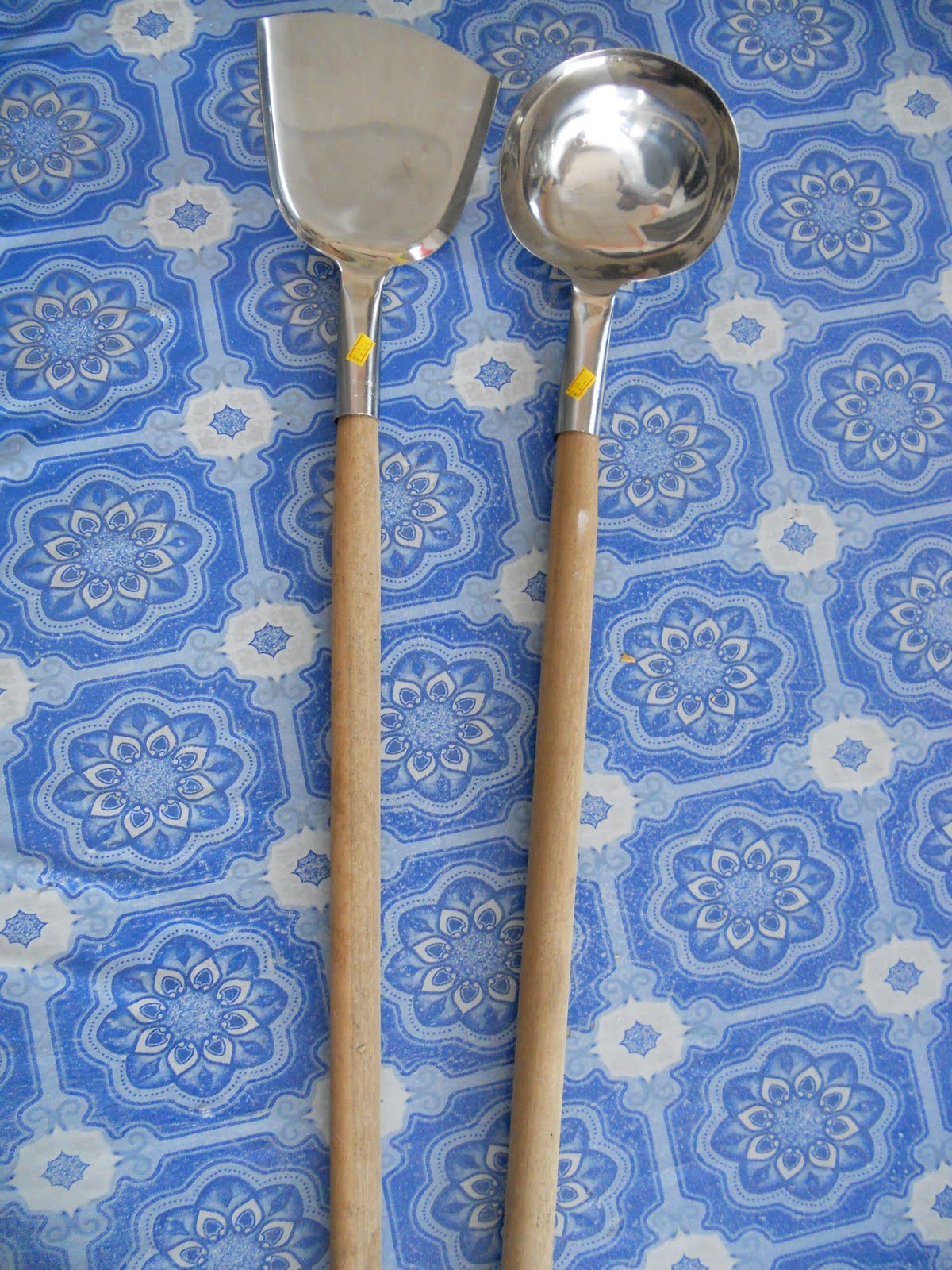 Periuk Belanga Macam-Macam Ada ...(JR0020349-V)..: Senduk Gulai Besar