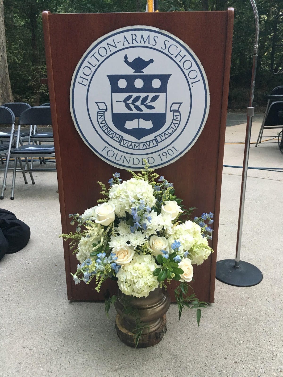 Chic Floral Designs: Fifteenth first day of school flowers