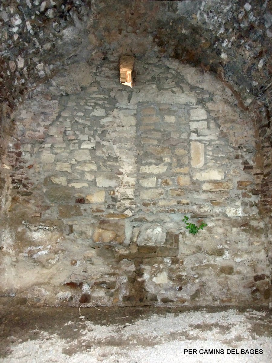 PER CAMINS DEL BAGES: EL SEPULCRE ROMÀ DE BOADES