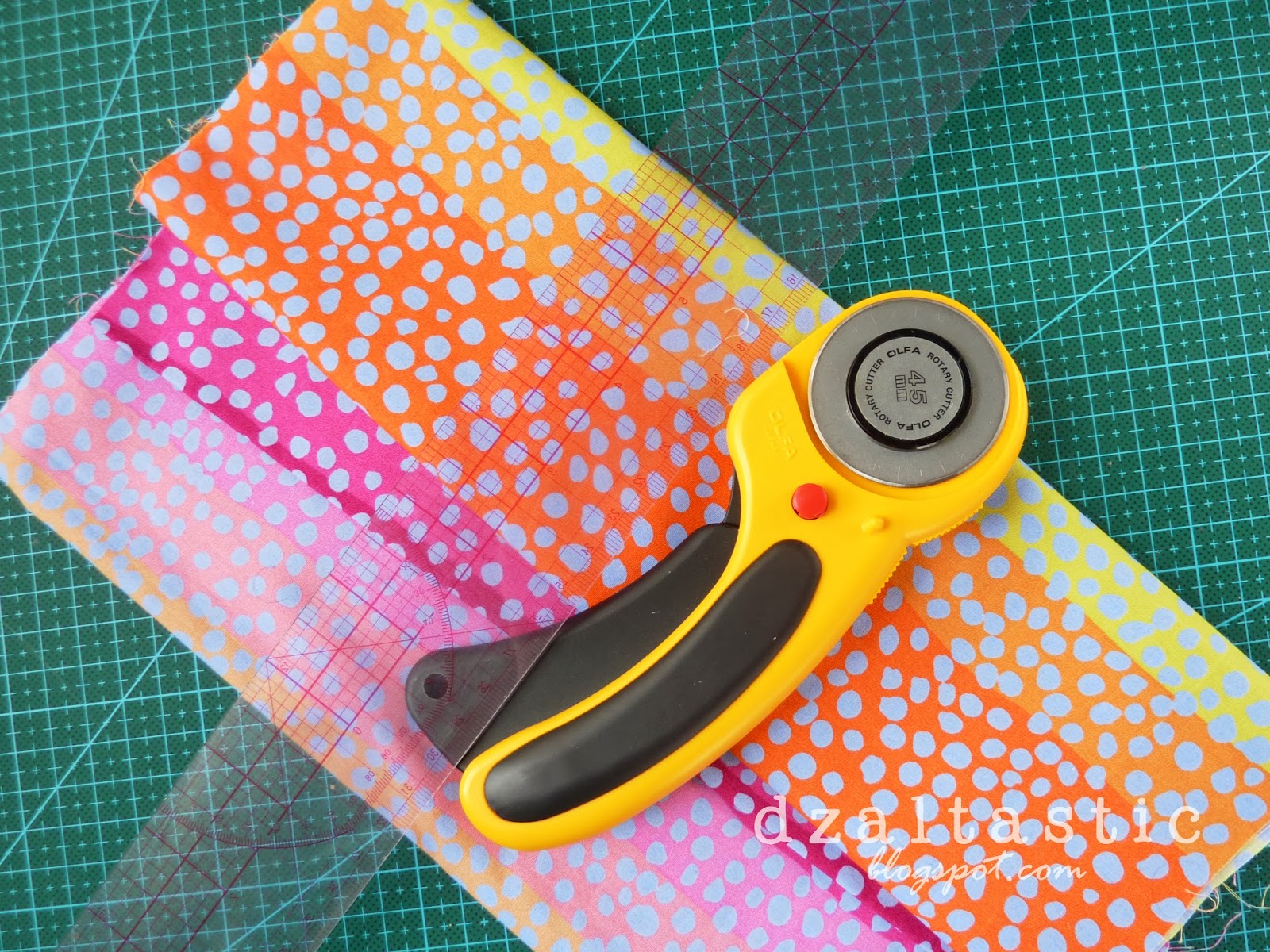 Be Dzaltastic: DIY Cloth Blocks Tutorial