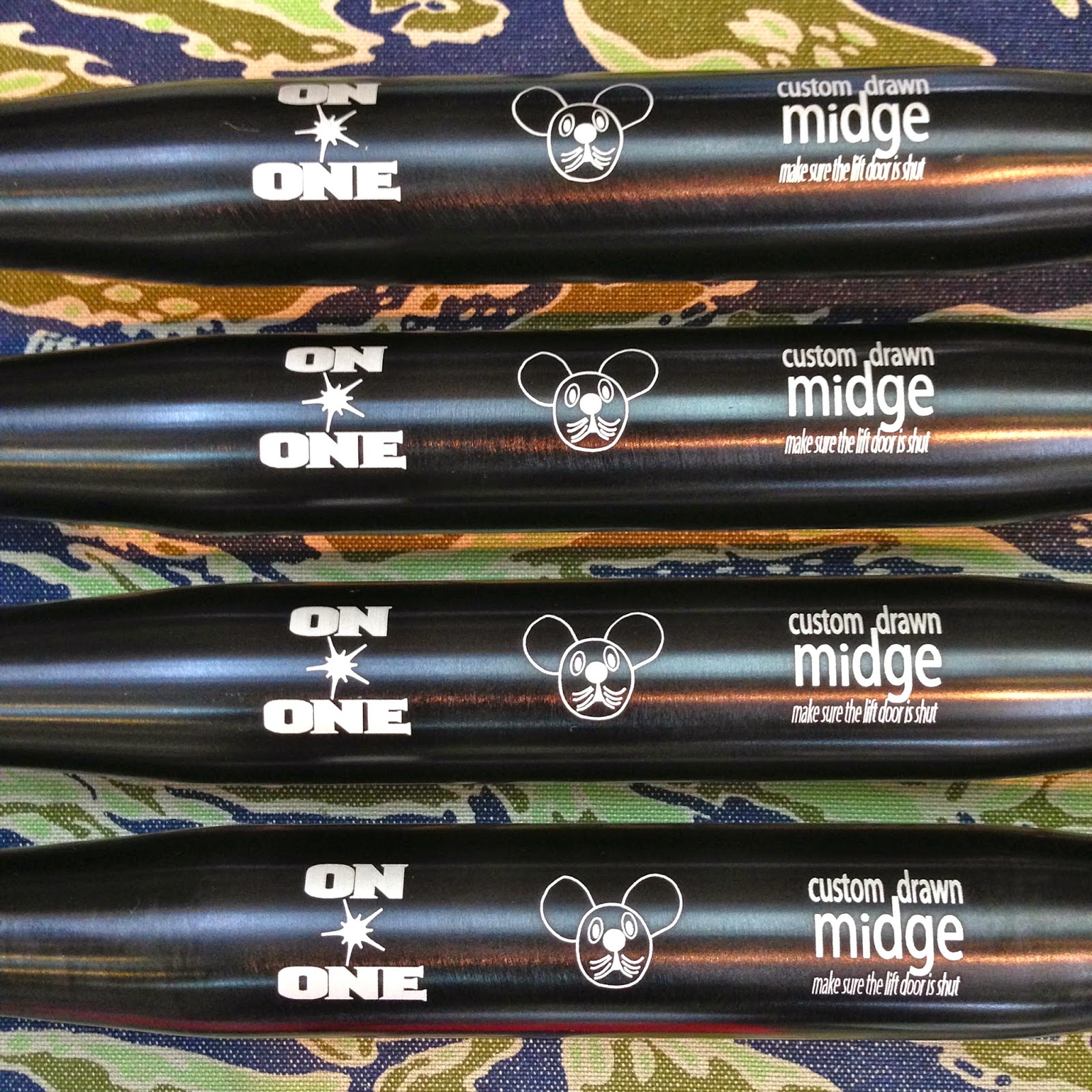 EThss: ON ONE midge bar