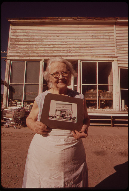 Hung Up On Retro: Documerica Project # 2 - Photographs by David Hiser