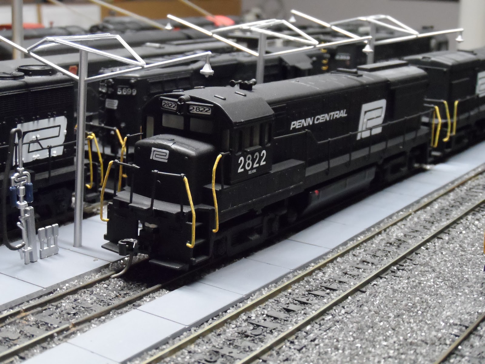 New York Central Train Layout: Penn Central U28B #2822