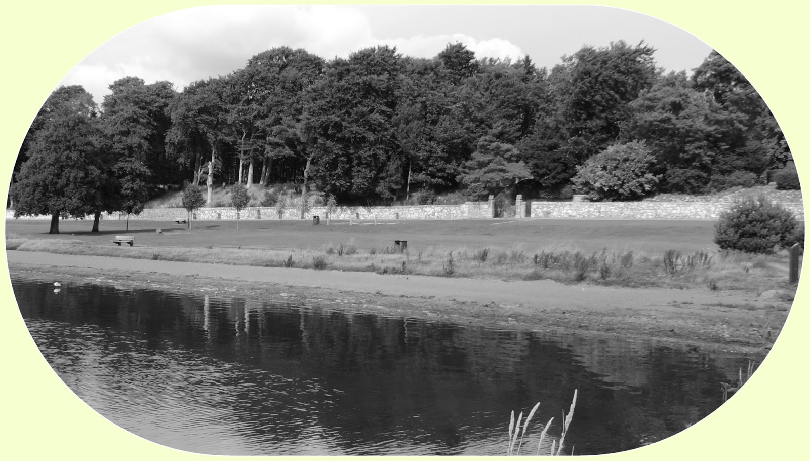 The Glebe Blog: Loch Leven and Stenton Pond in Monochrome