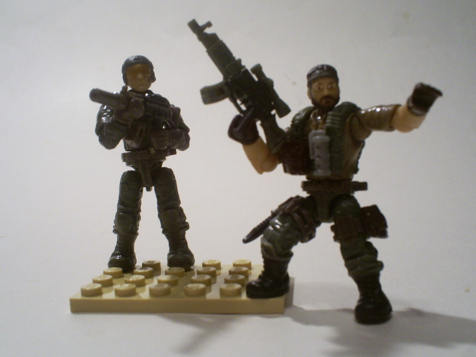 That Figures: REVIEW: Mega Bloks Call of Duty Chopper Strike