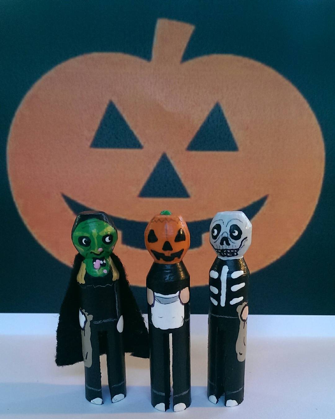 The Horrors of Halloween: HALLOWEEN III Silver Shamrock Masks Artwork ...