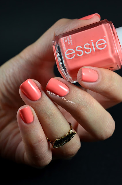 nailpolish and other goodies: Essie- Peach Side Babe Sommerkollektion 2015