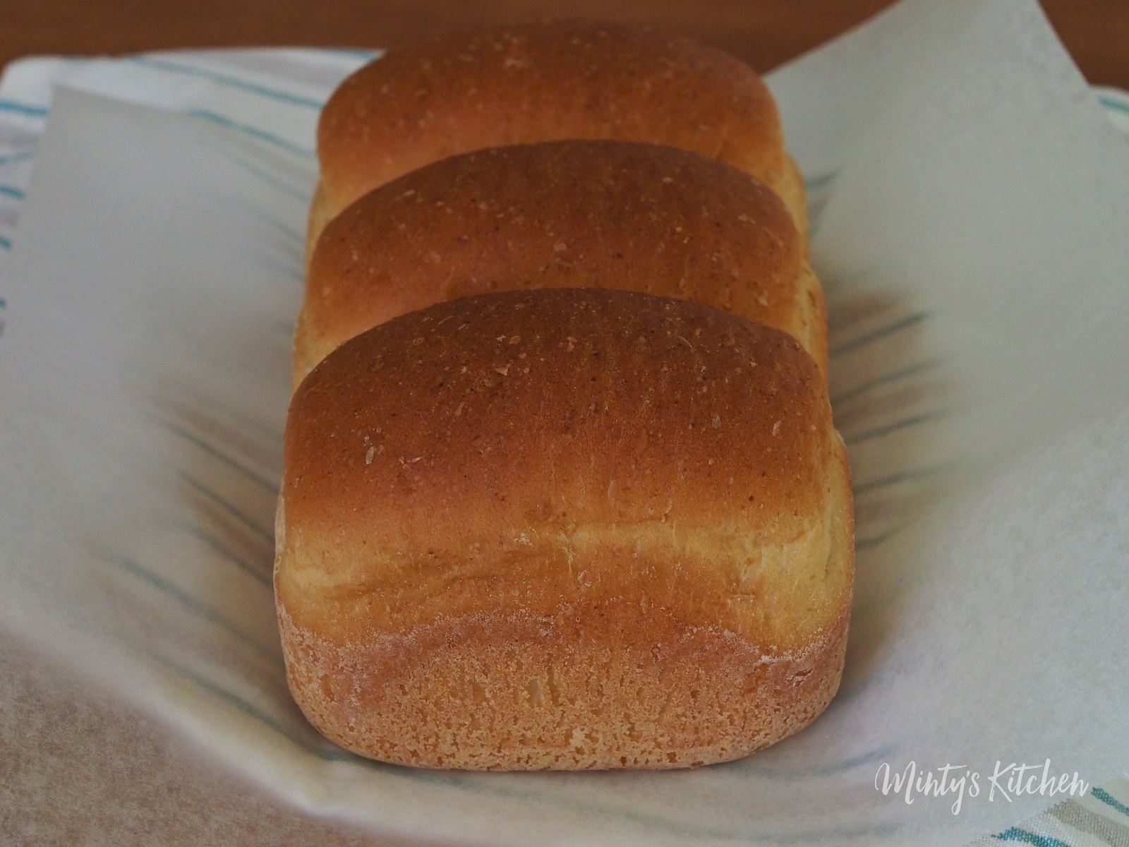 Minty's Kitchen: Soft Wholemeal Loaf