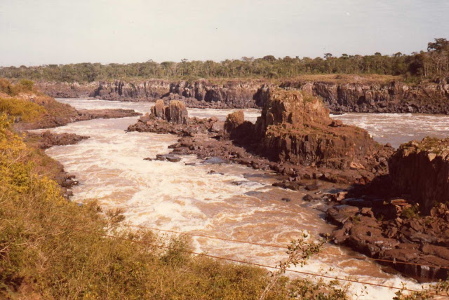 Hanjo Maertsch River Guide: ITAIPÚ, O TÚMULO DAS SETE QUEDAS