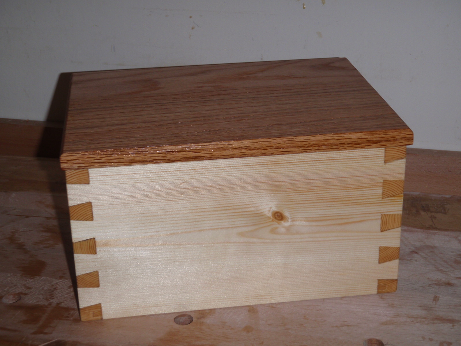 Woodworking By Hand: Dovetailed Box