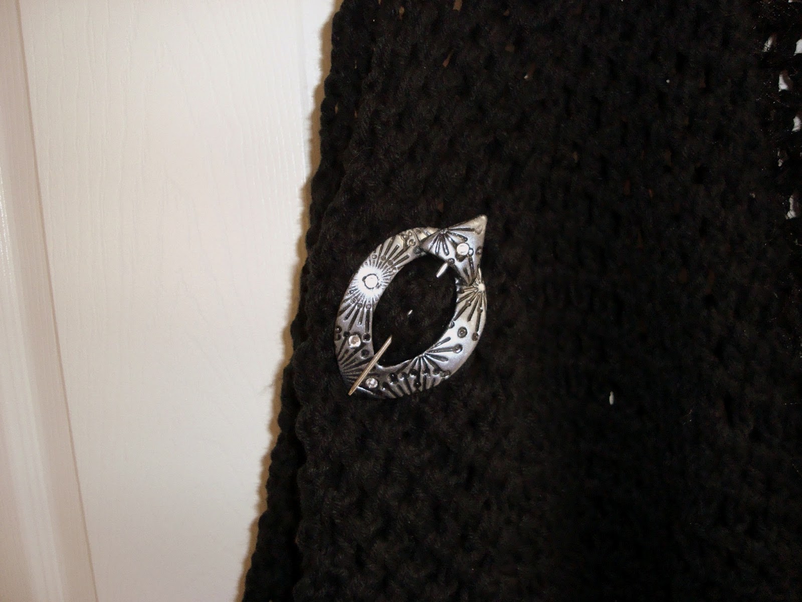 BONNIE'S KREATIVE KORNER: SHAWL AND SHAWL PIN