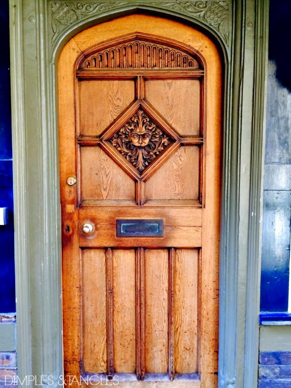 PRETTY LONDON DOORWAYS - Dimples and Tangles