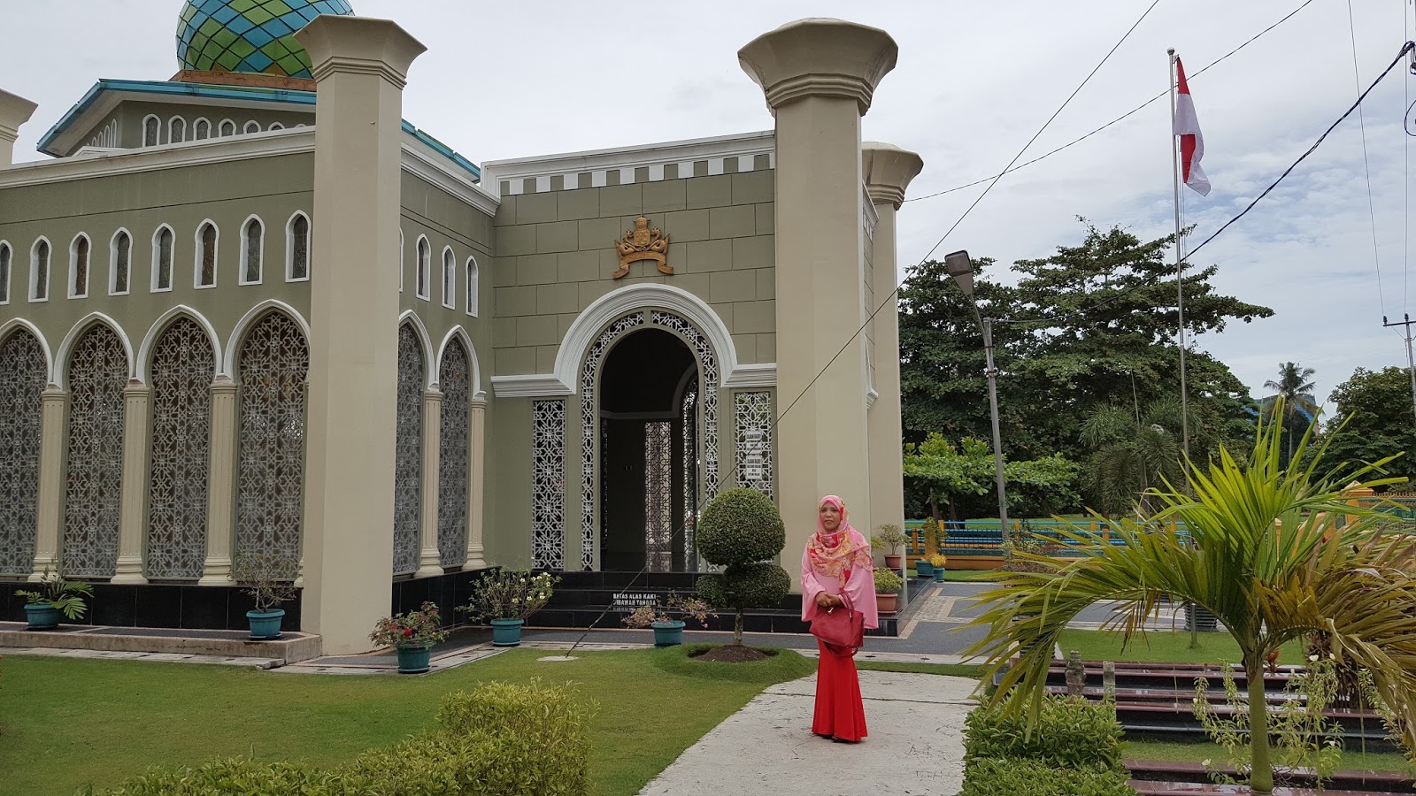 Meh Travel With Me!!: Masjid Raya Syahabuddin dan Makam Pahlawan ...