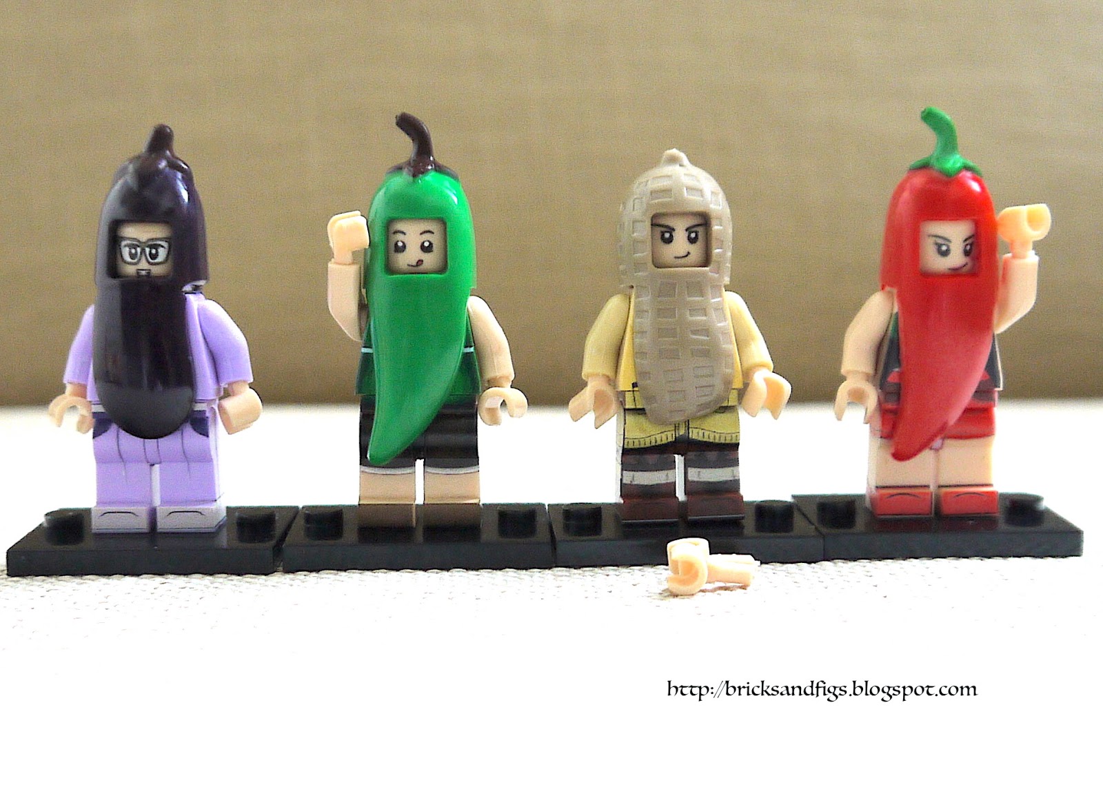 Bricks And Figures: Pogo PG8113 Fruit and Vegetable Minifigures Review