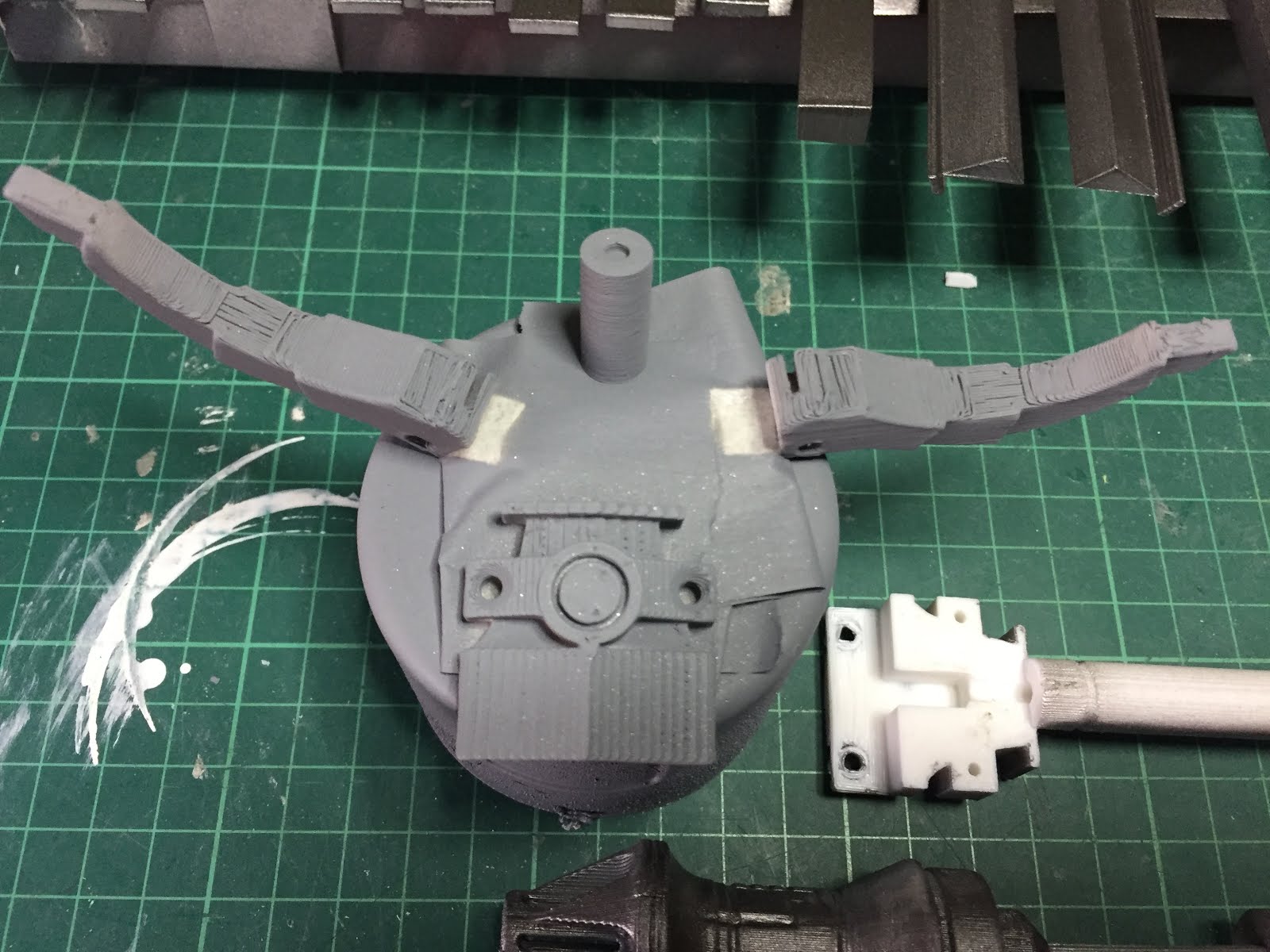 R2D2 Interface & Gripper arm servos